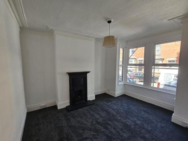 4 Bed Terraced House, St Peters Mount, LS13