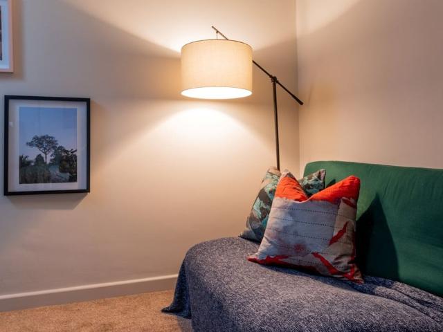 4 Bed Terraced House, Station Parade, LS5