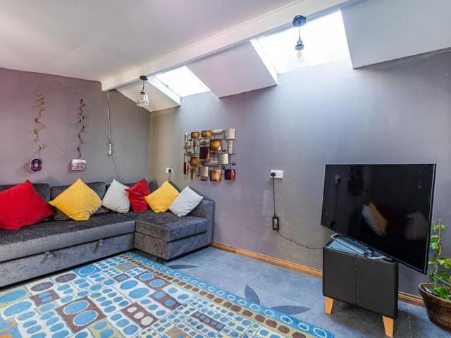 4 Bed Terraced House, Strathearn Road, SW19