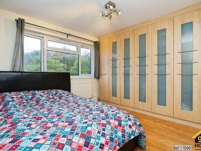 4 bed Terraced in Grand Walk Mile End, London, E1 4PJ