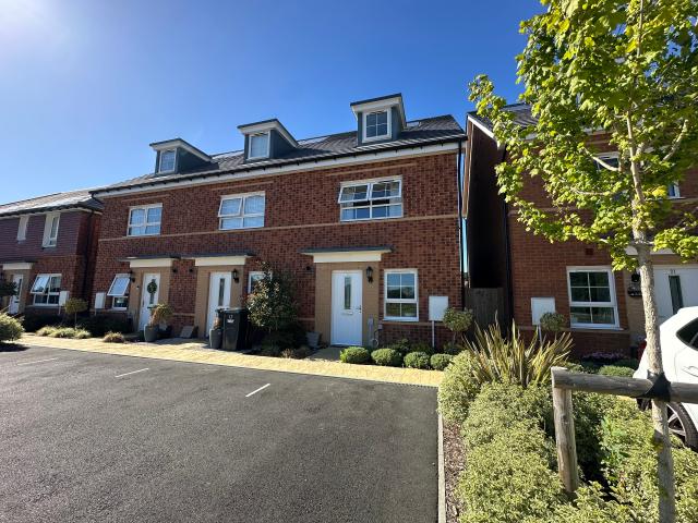 4 bed terraced in havant