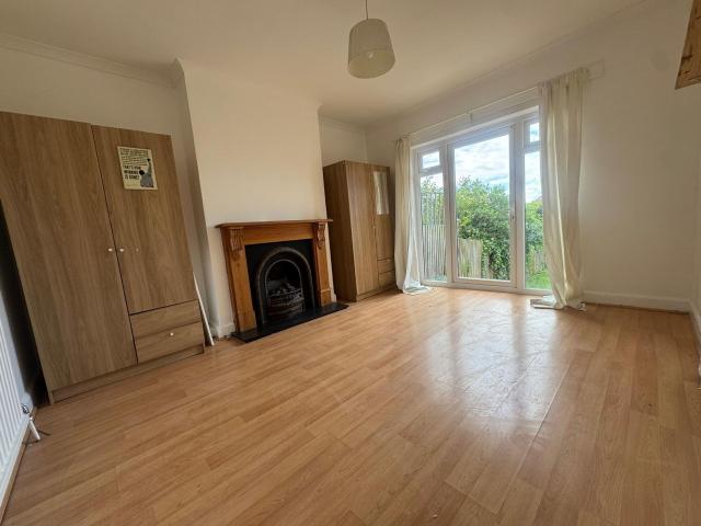 4 bed to rent in Minehead Road, London, SW16