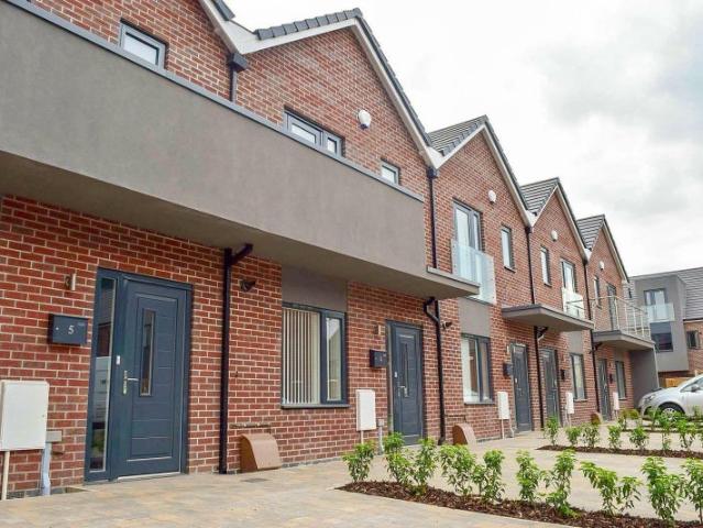 4 Bed Townhouse to Let in M15 Available Now !