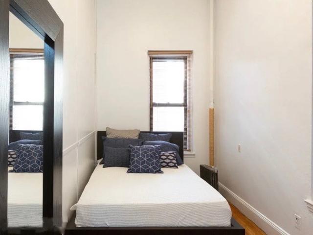 4 bed apartment, 1 bedroom for sublease