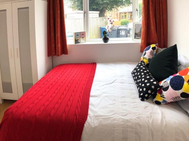 4 bed Apartment for Rent
