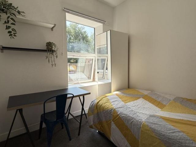 4 bed Apartment for Rent