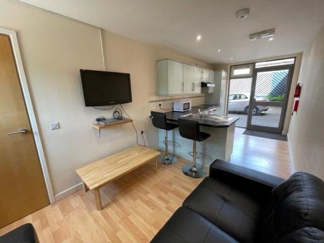 4 bed Apartment Montgomery Place