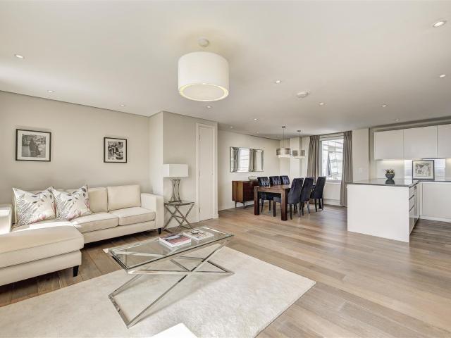 4 bed apartment to rent in Merchant Square East, London