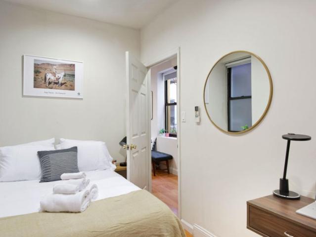 4 Bed beautifully decorated in the LES!