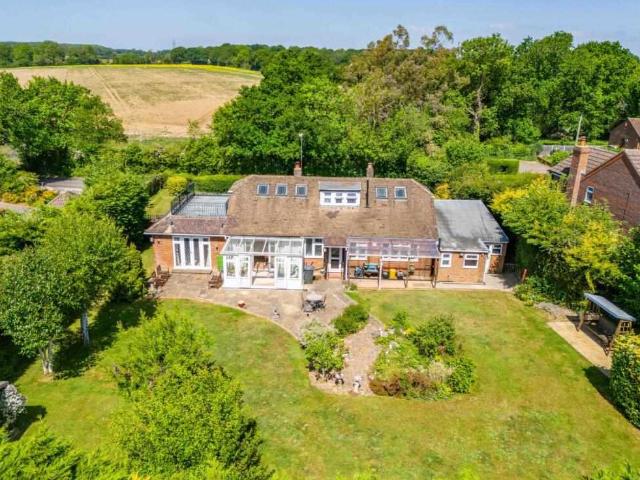4 Bed, Bungalow, Dunstable Road, Luton, LU1 [INVESTMENT PROPERTY]