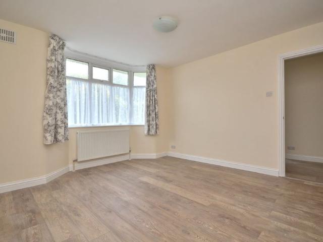4 Bed Bungalow, Knole Lane, BS10