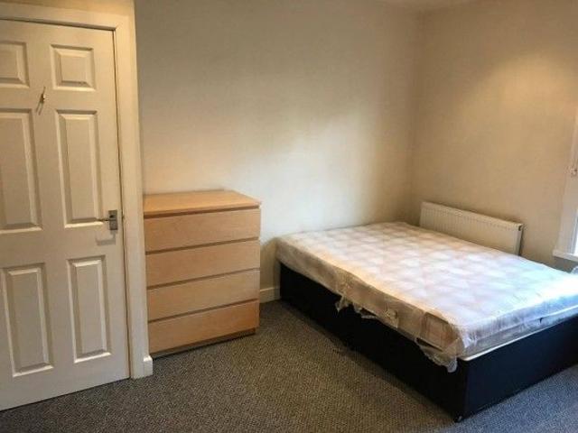 4 Bed Burley Lodge Terrace, Leeds, Ls6