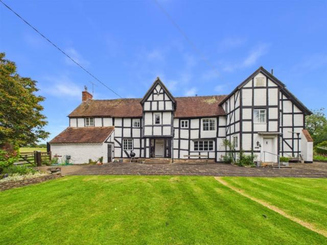 4 BED Character Property To rent