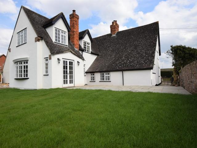 4 bed Cottage References Pending