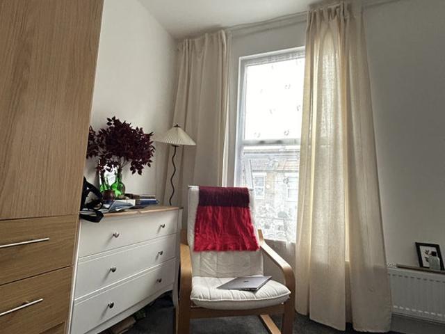 4 bed Clean modern garden house well maintained