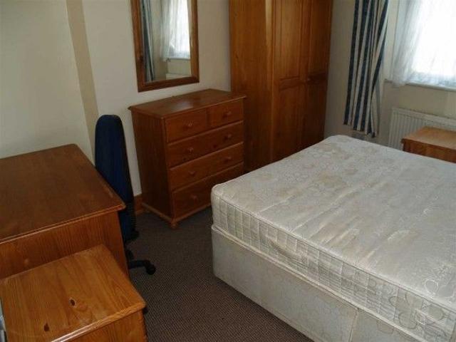 4 Bed Clifton Place, Plymouth