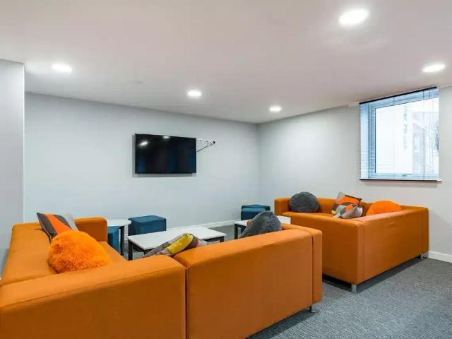 4 Bed Club Ensuite