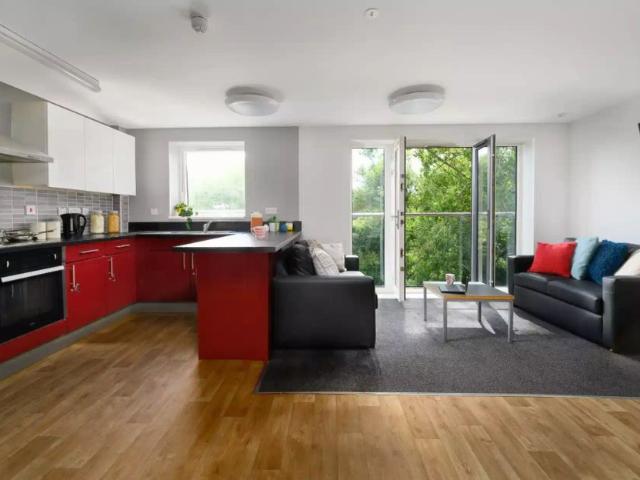 4 Bed Deluxe