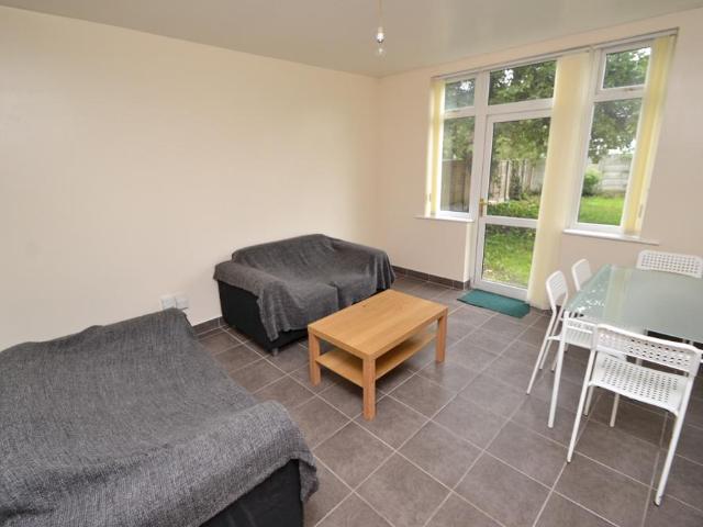 4 Bed Derby Road, Nottingham NG7 4 bed detached house to rent £1,820 pcm £420 pw