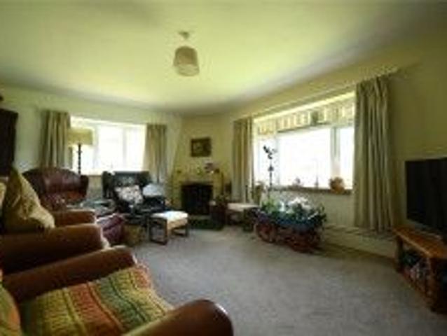 4 Bed Detached bungalow To Rent