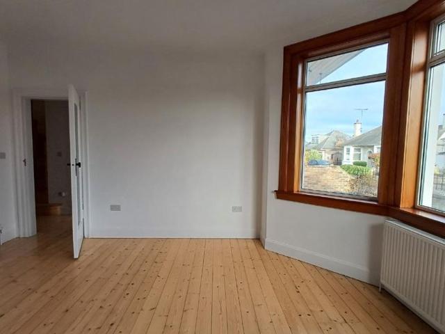 4 bed detached bungalow for rent in Mountcastle