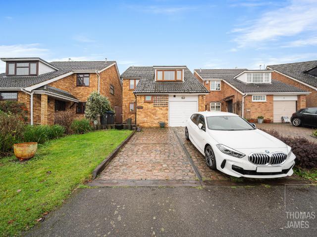 4 bed Detached House To Let