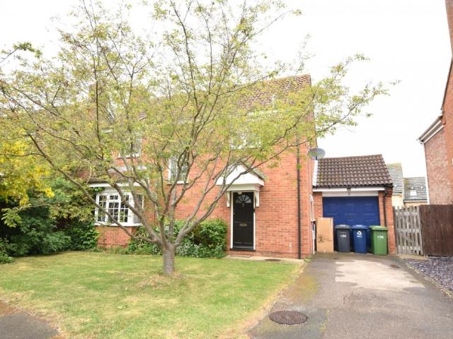 4 bed Detached House To Let