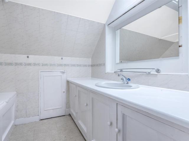 4 bed detached house to rent in Castelnau, Barnes, SW13 | James Anderson