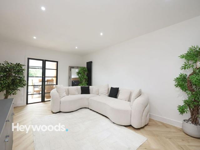 4 bed detached house to rent in Fairhaven Grove, Stoke On Trent, ST1