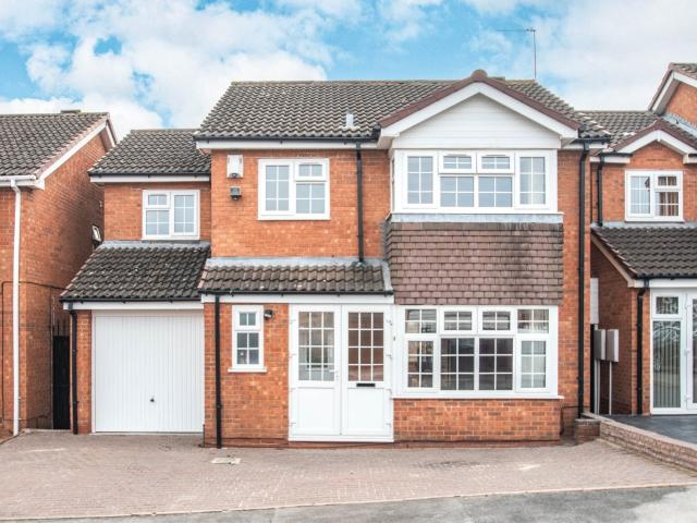 4 bed detached house to rent in High Park Close, Smethwick, B66