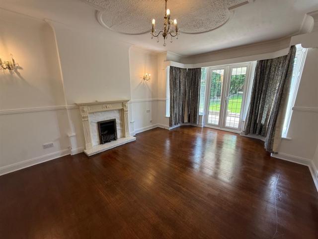 4 bed detached house to rent in Sudbury Court Drive, Harrow | Daniels Estate Agents