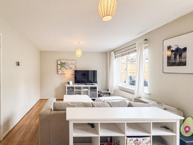 4 bed detached house to rent in 57 Bissley Drive, Maidenhead, Berkshire, SL6 3UX
