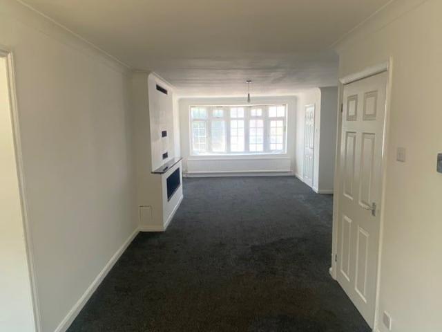 4 Bed Detached House, Whinmoor Court, LS14