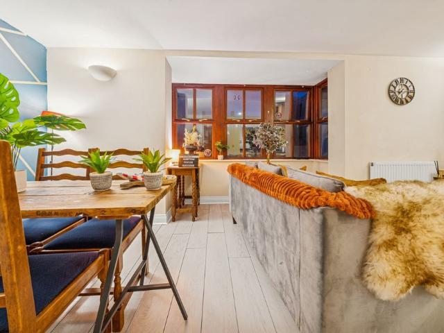4 Bed Detached House, Bear Yard Mews, BS8