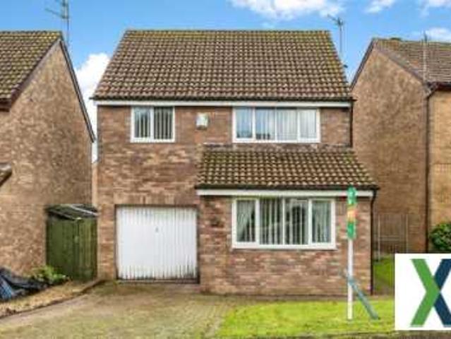4 bed detached house for sale