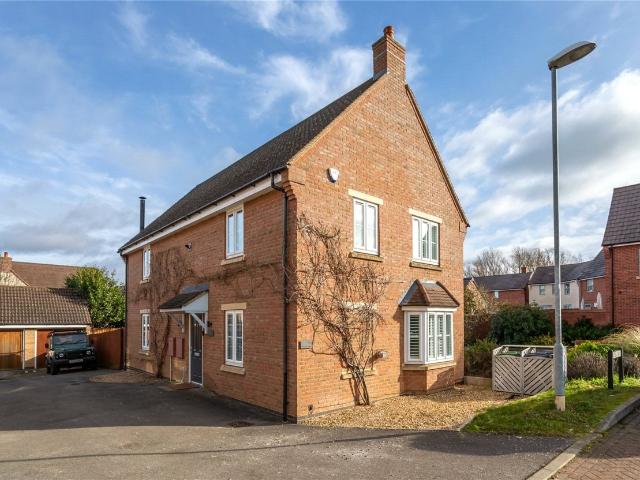4 bed Detached House for Rent