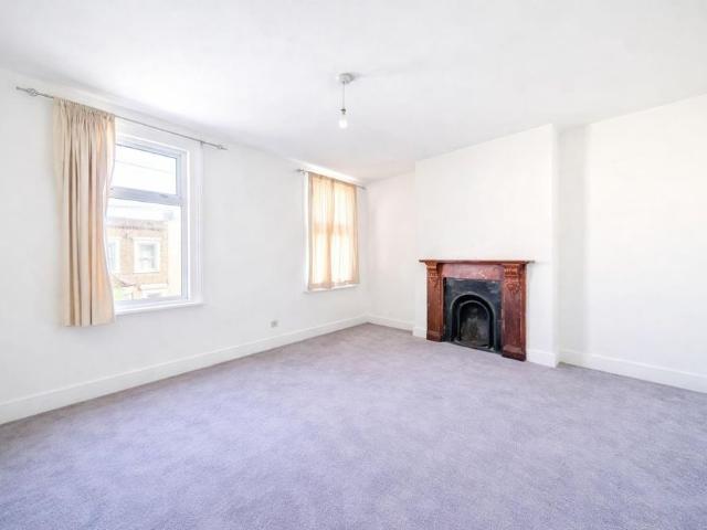4 Bed Detached House, Scrooby St, SE6