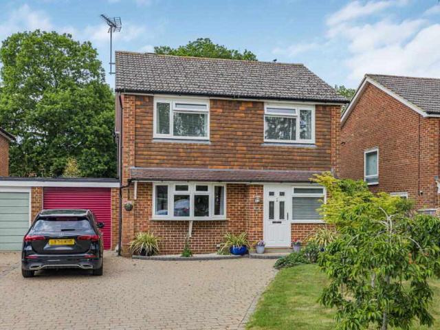 4 Bed, Detached, Peregrine Close, Cranleigh, GU6 [INVESTMENT PROPERTY]