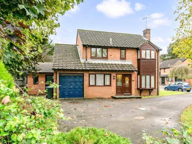 4 Bed, Detached, Prince William Close, Worthing, BN14 [INVESTMENT PROPERTY]