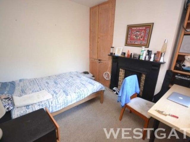 4 Bed Donnington Road, Reading