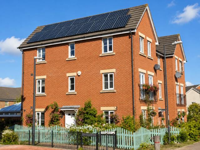 4 Bed End of Terrace House to rent