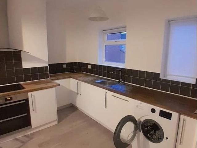 4 Bed End Terrace, Brook St East, NN8