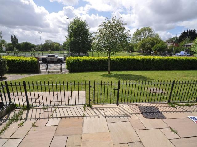 4 Bed End Terrace, Great Clowes St, M7