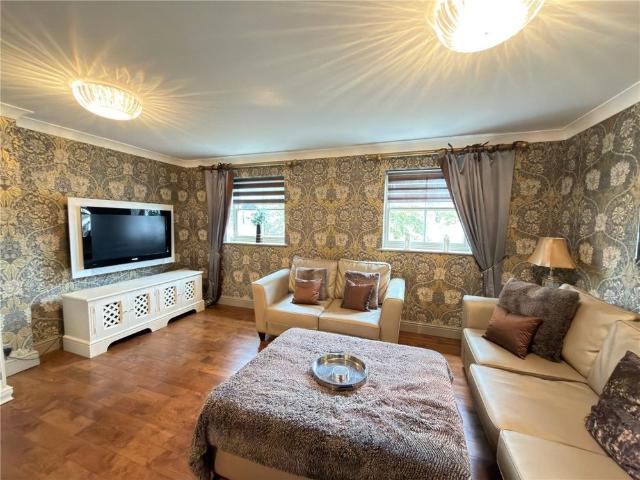 4 bed End Terrace House for rent