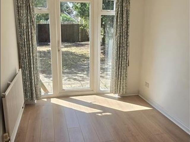 4 Bed End Terrace, Sparkford Gardens, N11