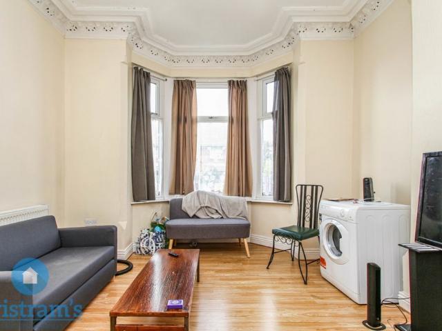 4 bed End Terraced House for Rent