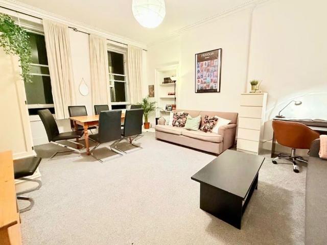 4 Bed Flat, Montague Street, EH8
