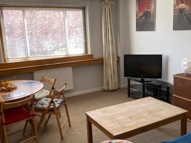 4 Bed Flat, Alexander Drive, EH11
