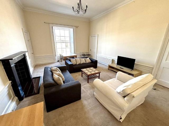 4 Bed Flat, Alva St, EH2