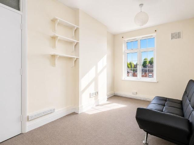4 Bed Flat, Bellamy House, SW17